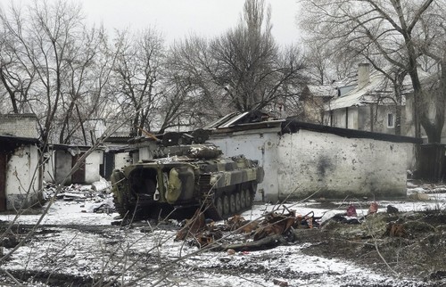 Russia offers demilitarized zone in eastern Ukraine