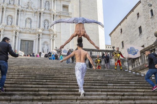 Acrobatic brothers set to make new world record in Milan