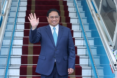 PM arrives in Jakarta for 43rd ASEAN Summit