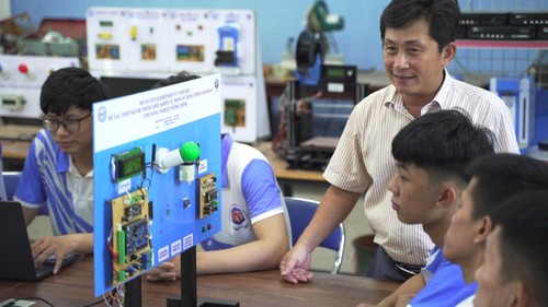 More Vietnamese universities offer courses in semiconductor technology, design