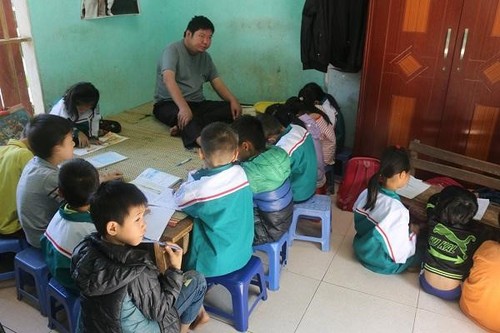 Disabled teacher dedicated to poor children