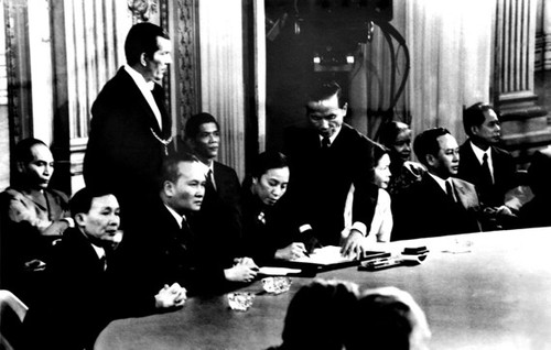 International movements encouraged the signing of Paris Peace Accords