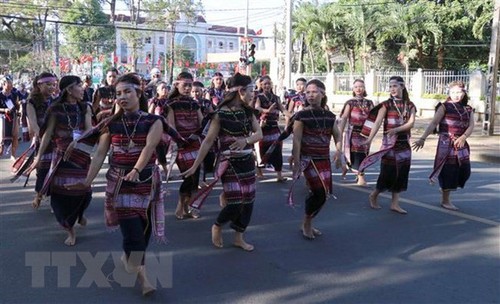 Concluye Festival Cultural de Gongs y Batintines de Tay Nguyen