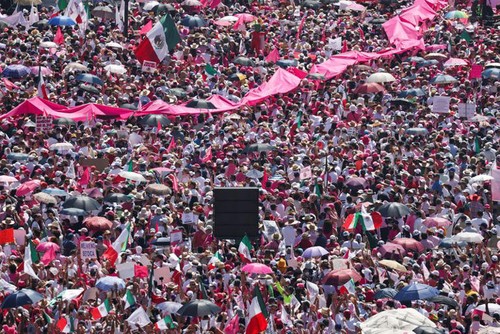 Miles De Mexicanos Protestan Contra Reforma Electoral