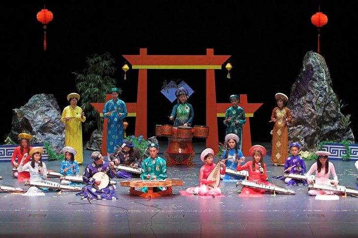 Dan Bau- Vietnamese monochord