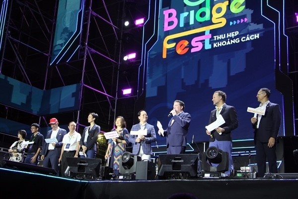 Zehntausende Zuschauer in Ho Chi Minh Stadt sind von BridgeFest 2023 ...